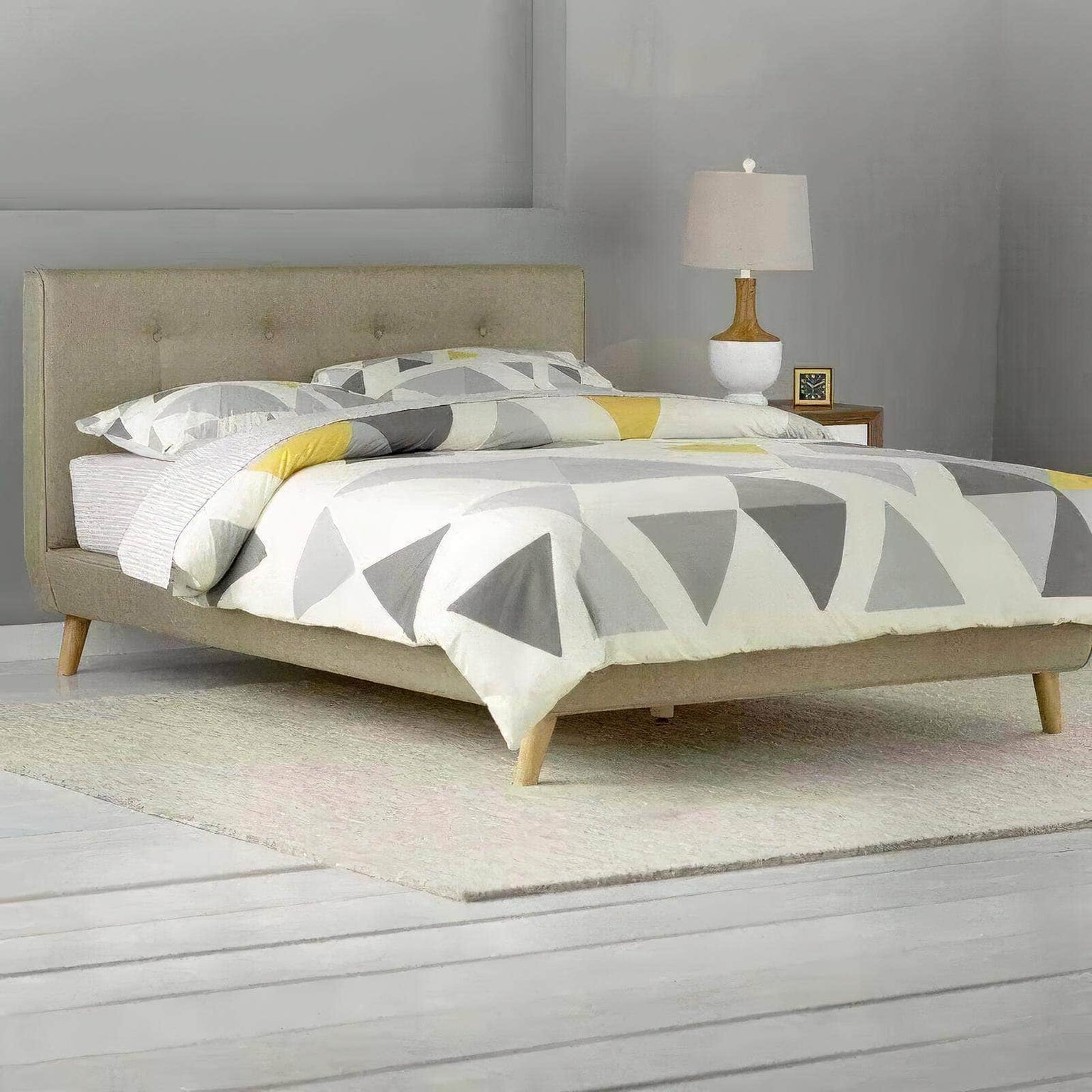 True Contemporary Drew Grey Tufted Linen Platform Bed | Lit Plateforme ...